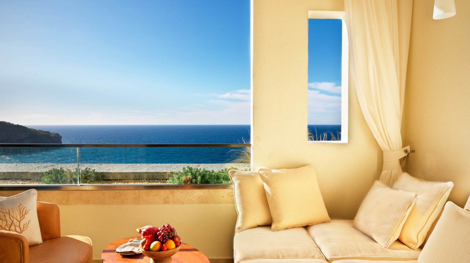 Mediterranean hotels to visit by sea | Fairline Yachts